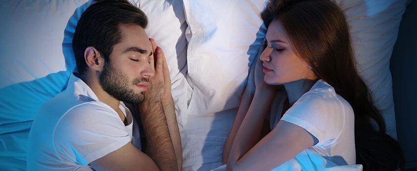 Best Pillow for Combination Sleepers | SleepSia Pillow Guide